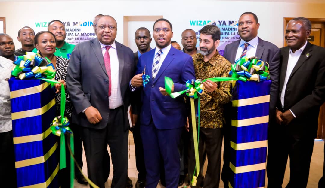 RC MAKONDA AZINDUA SOKO LA KIMATAIFA LA MADINI NA VITO MKOA WA DAR ES ... RC MAKONDA AZINDUA SOKO LA KIMATAIFA LA MADINI NA VITO MKOA WA DAR ES ...