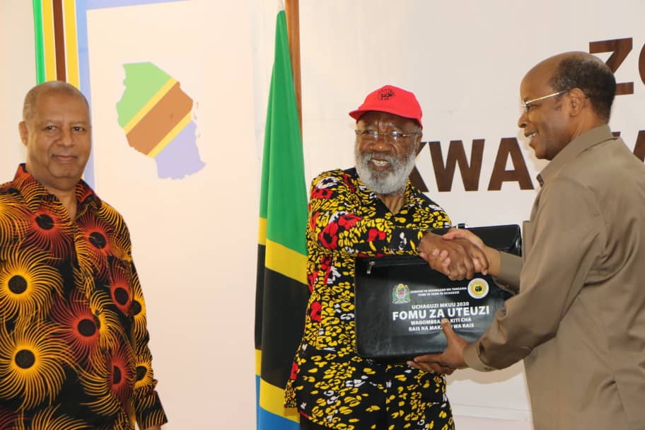 HASHIM RUNGWE ACHUKUA FOMU YA URAIS – Full Shangwe Blog