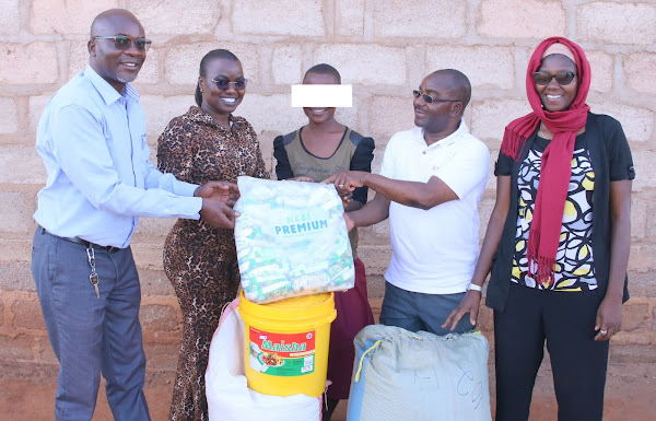 MKURUGENZI WA HALMASHAURI YA SHINYANGA NICE MUNISSY AKABIDHI VYAKULA ...