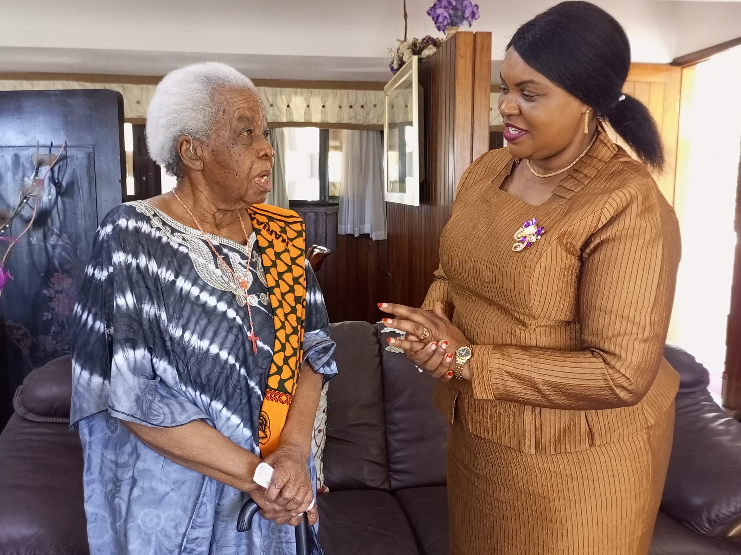 MHE. JENISTA AMTEMBELEA MAMA MARIA NYERERE IKIWA NI SEHEMU YA ...