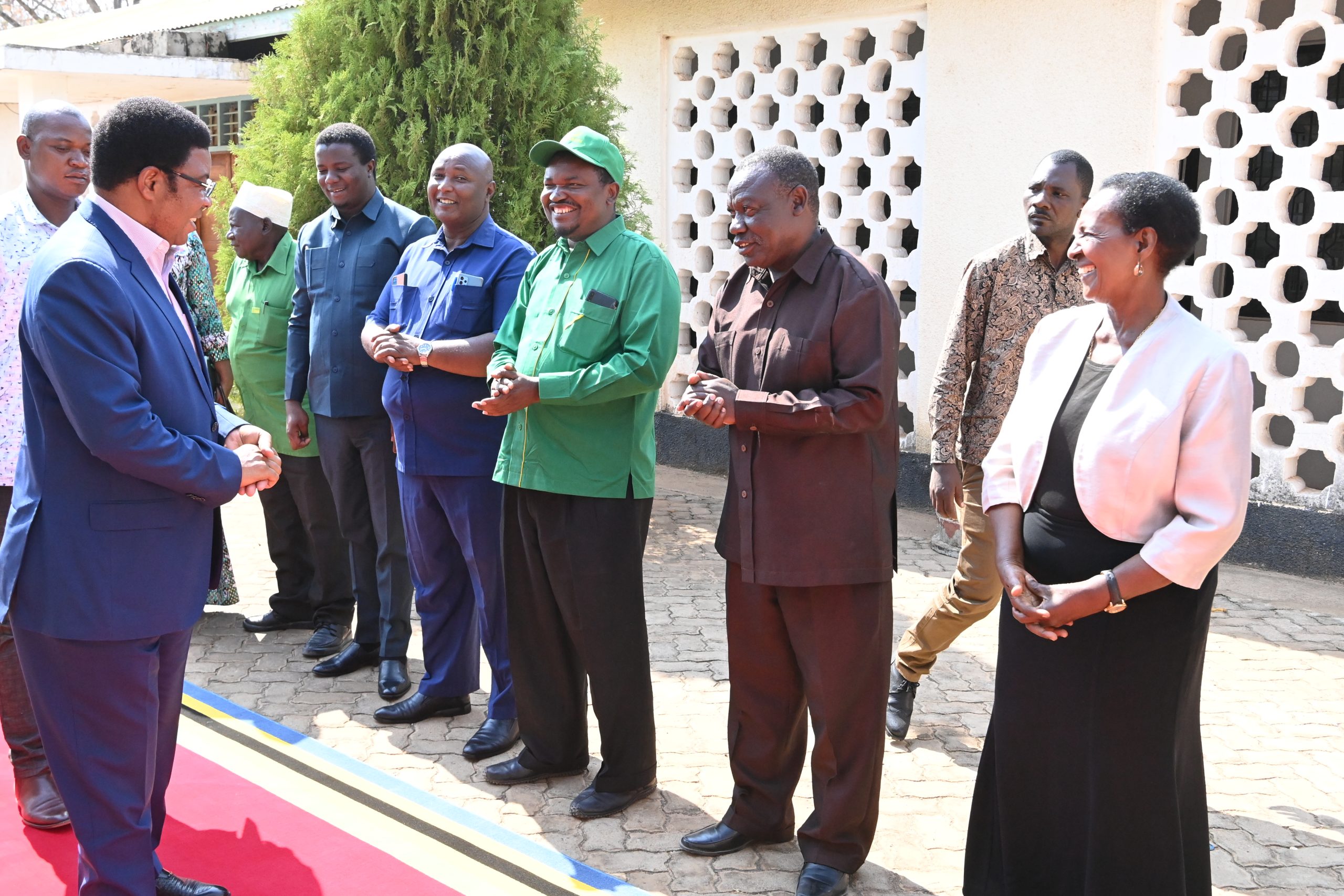 MAJALIWA AKUTANA NA WADAU WA ZAO LA TUMBAKU WILAYA YA URAMBO – Full ...