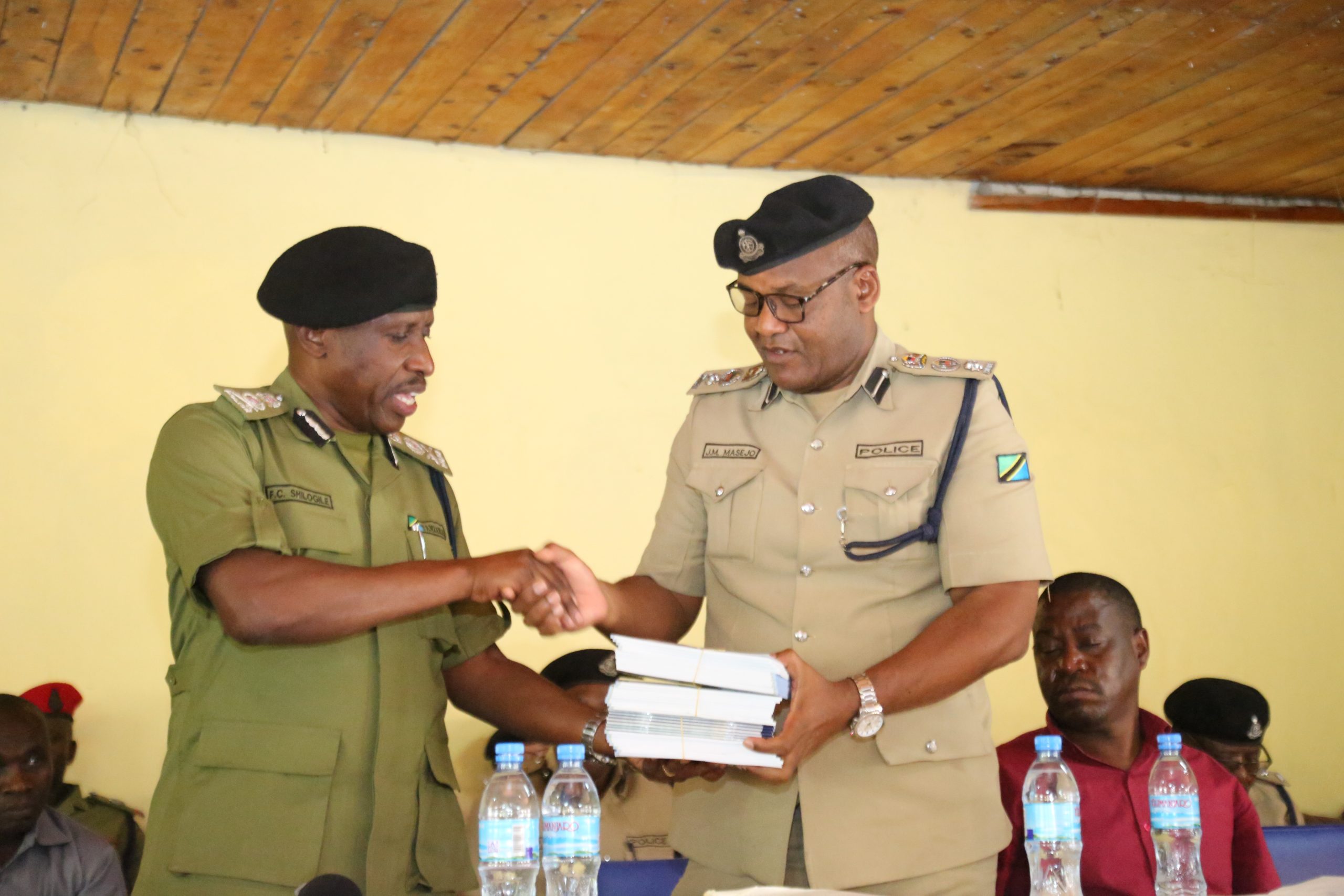 JESHI LA POLISI LAJA NA MBINU MPYA YA KUZUIA UHALIFU. – Full Shangwe Blog