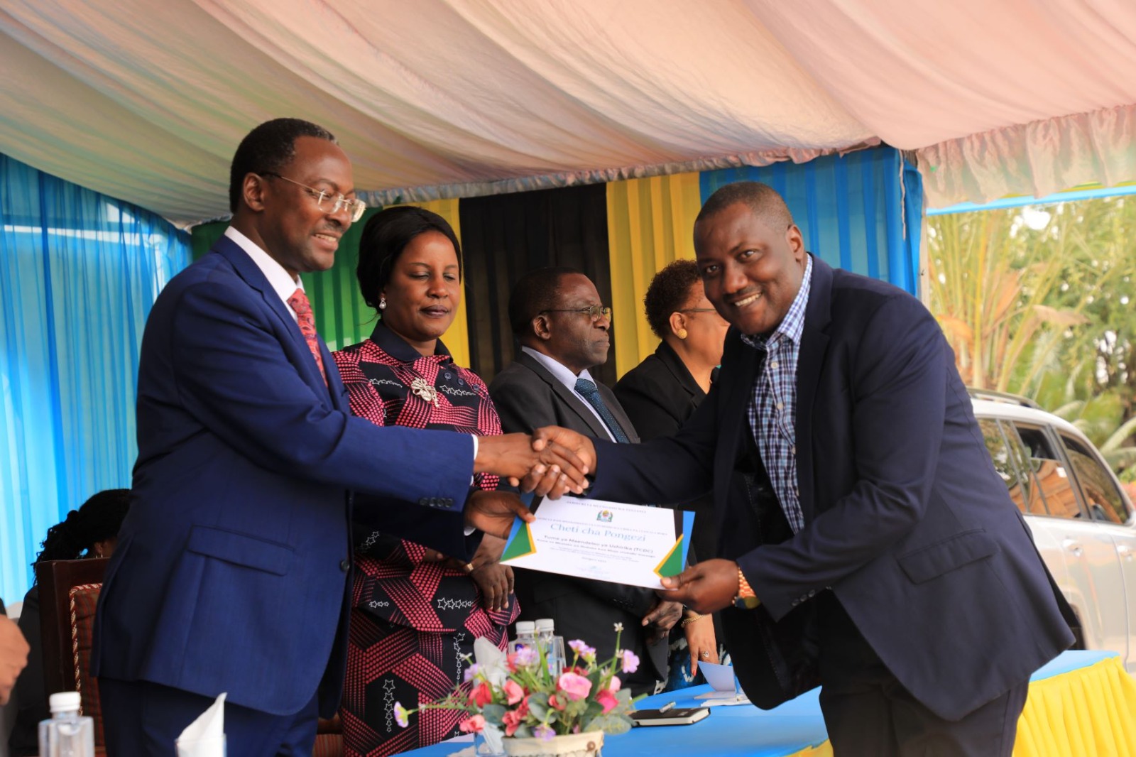 TCDC YATUNUKIWA CHETI CHA PONGEZI KWA KUANDAA MKATABA WA HUDUMA KWA ...
