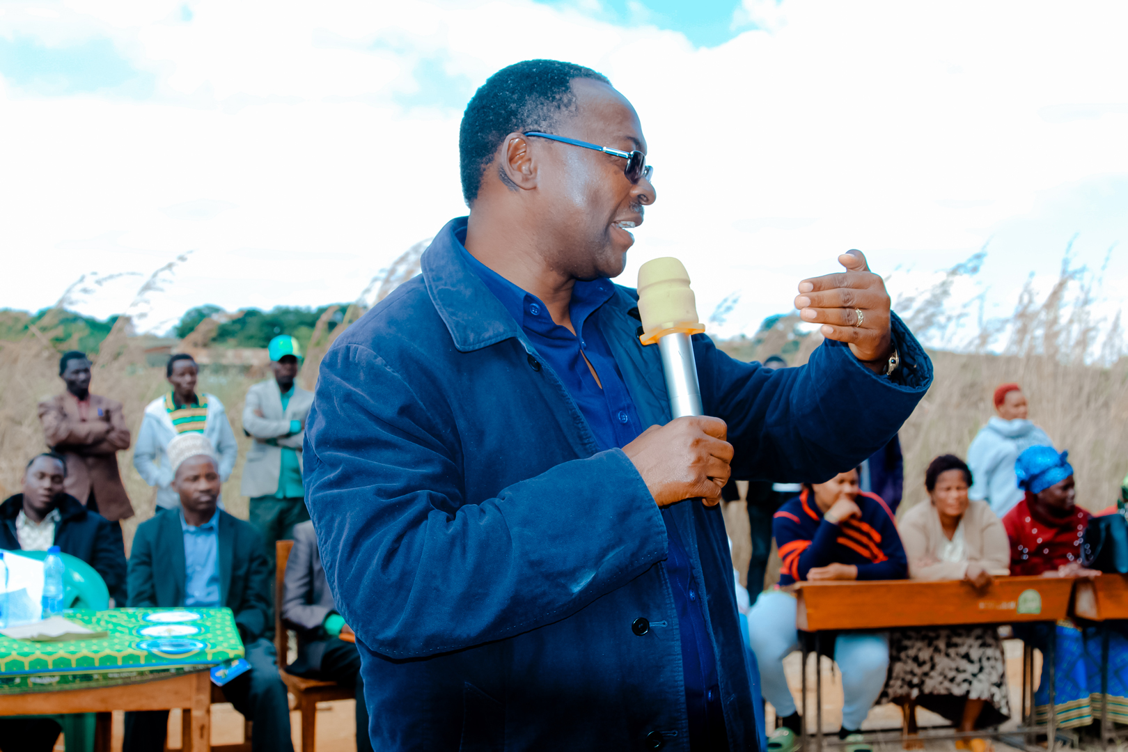 MHE. SIMBACHAWENE AWAONYA WANANCHI WANAOHARIBU VYANZO VYA MAJI JIMBONI ...