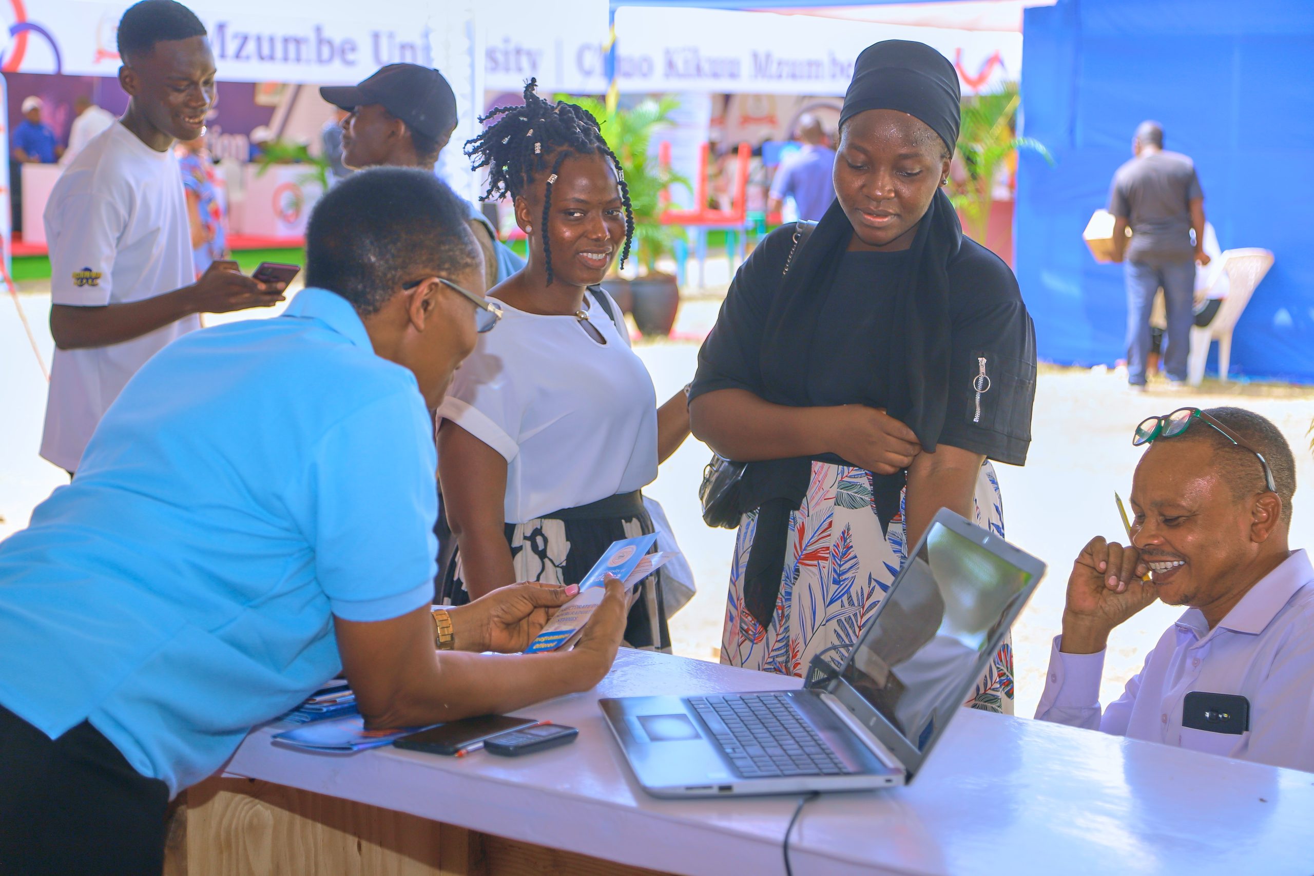 UDOM YASHIRIKI MAONESHO YA VYUO VIKUU MNAZI MMOJA – Full Shangwe Blog