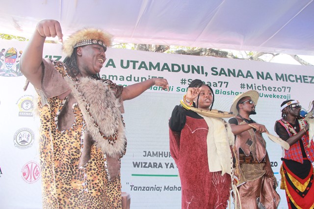 MRISHO MPOTO NA MJOMBA BAND WAWASHA MOTO BANDA LA WIZARA YA UTAMADUNI ...