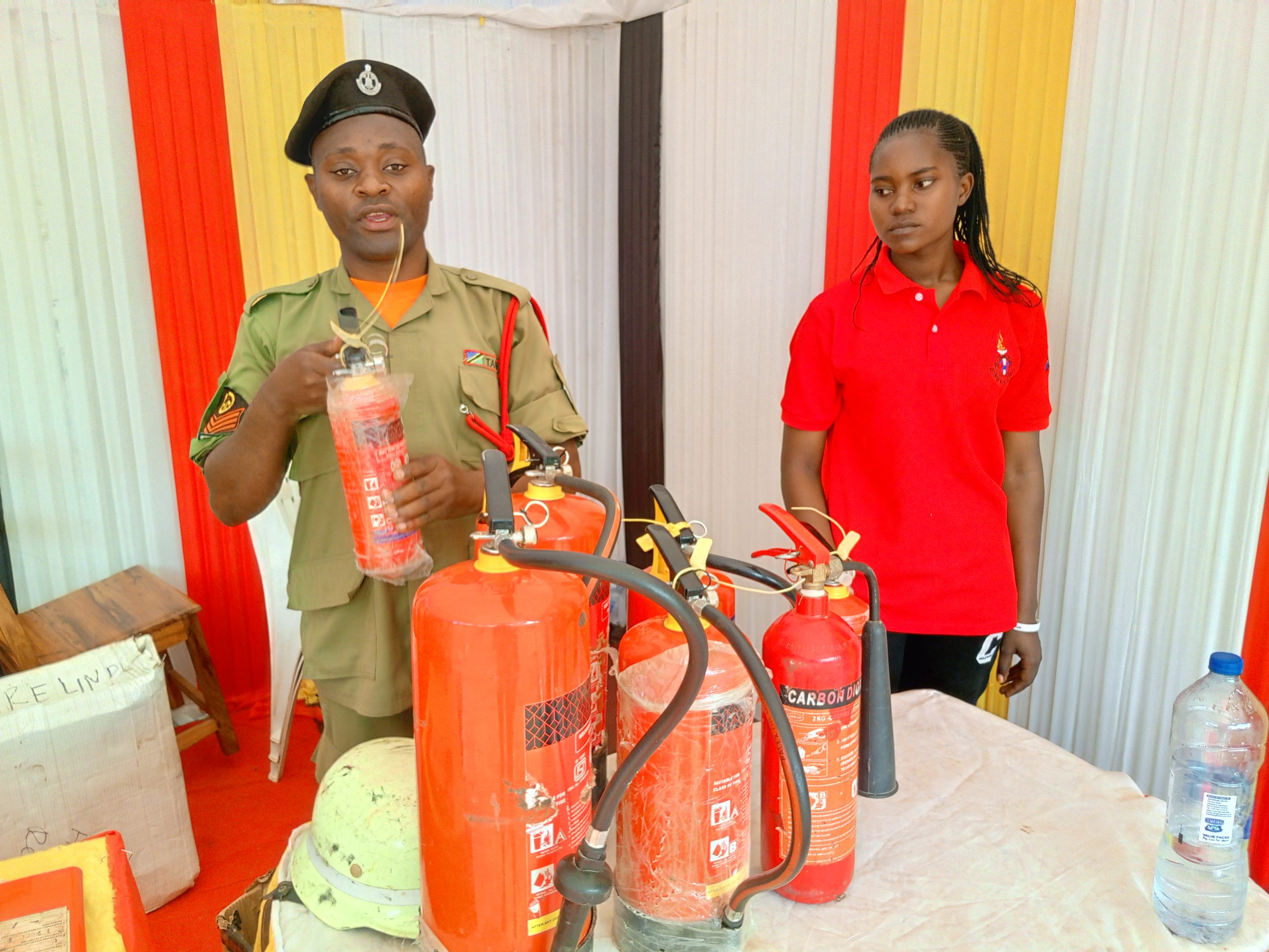 JESHI LA ZIMAMOTO NA UOKOAJI WATOA ELIMU YA KUJIKINGA NA MAJANGA ...