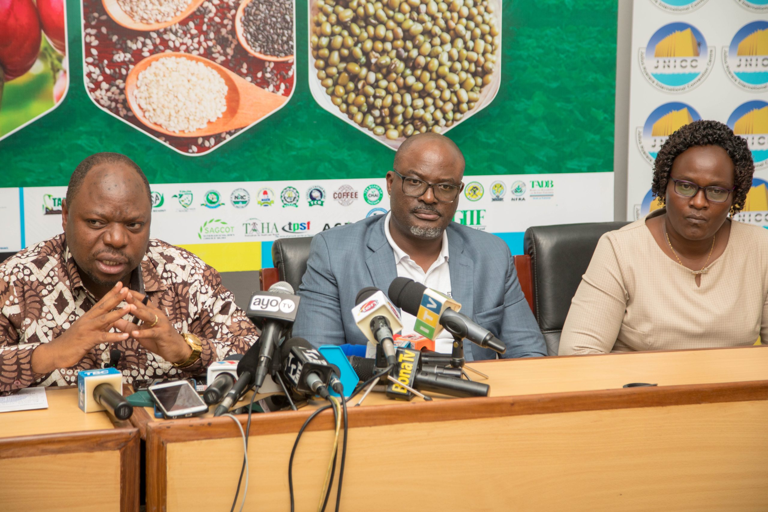 RC CHALAMILA AWATAKA WANANCHI KUTUMIA FURSA ZA MKUTANO WA AGRF ...