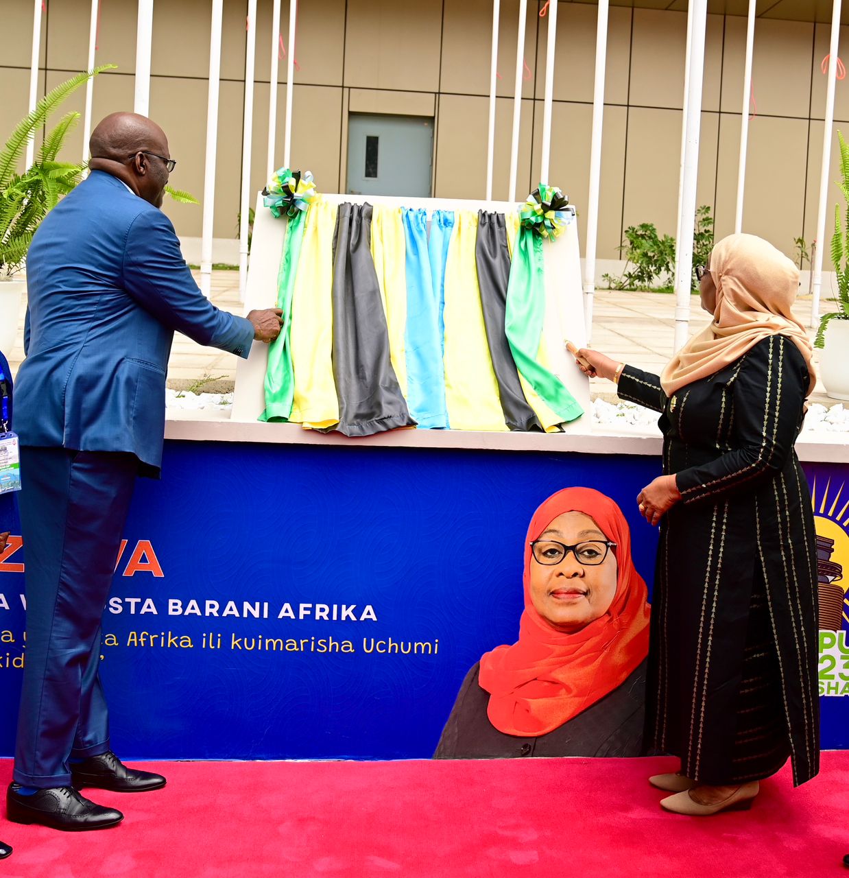 RAIS DKT. SAMIA AFUNGUA JENGO LA MAKAO MAKUU YA UMOJA WA POSTA AFRIKA ...