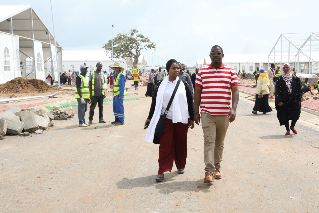 WAZIRI WA BIASHARA NA MAENDELEO YA VIWANDA AKAGUA ENEO LA MAONESHO YA ... WAZIRI WA BIASHARA NA MAENDELEO YA VIWANDA AKAGUA ENEO LA MAONESHO YA ...