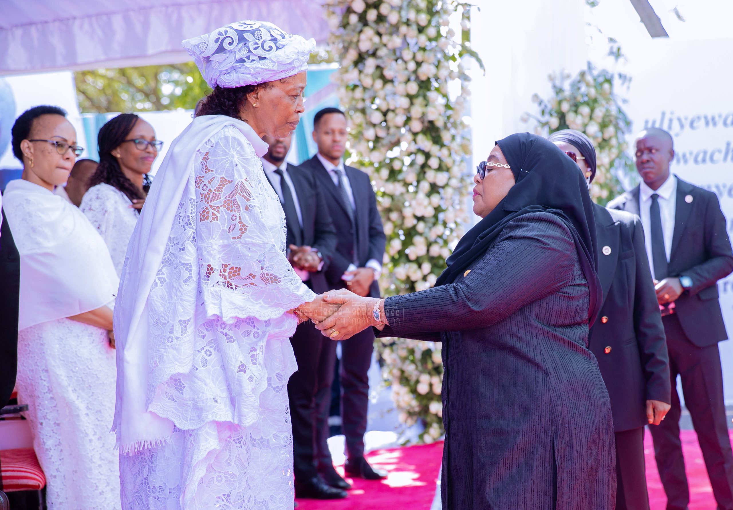 SHUGHULI ZA MAZISHI YA WAZIRI MKUU MSTAAFU HAYATI EDWARD LOWASSA MKOANI ...
