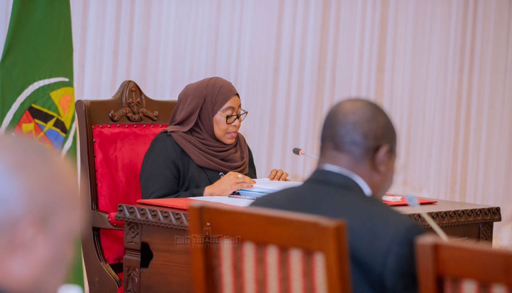 RAIS SAMIA AONGOZA KIKAO CHA BARAZA LA MAWAZIRI IKULU – Full Shangwe Blog RAIS SAMIA AONGOZA KIKAO CHA BARAZA LA MAWAZIRI IKULU – Full Shangwe Blog