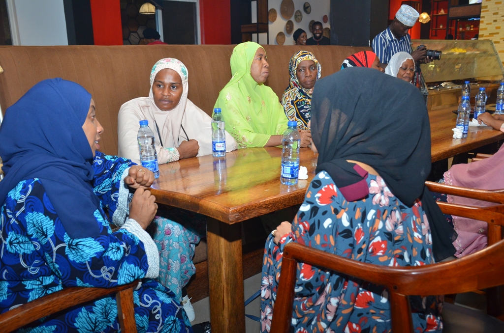 ASMA MWINYI FOUNDATION YAUNGANA NA WATU WENYE ULEMAVU KATIKA FUTWARI ...