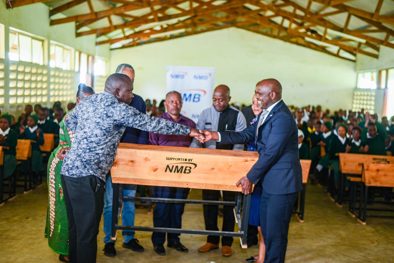 MBUNGE WA MONDULI FREDRICK LOWASSA AMEPOKEA MADAWATI 130 YALIYOTOLEWA ...