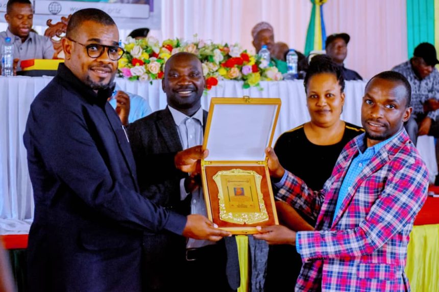 RUNALI WAMPATA TUZO RAIS DR SAMIA, WAZIRI MKUU KWA KUKUZA SEKTA YA ...