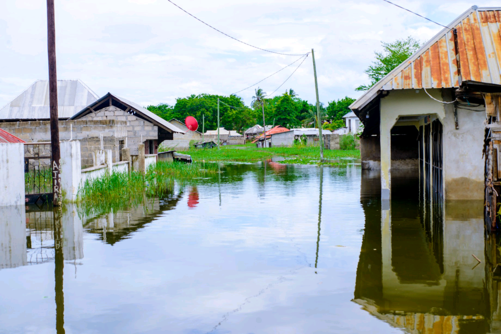 BRIGEDIA JENERALI NDAGALA AKAGUA ENEO LILILOATHIRIKA NA MAJI WILAYA YA ...