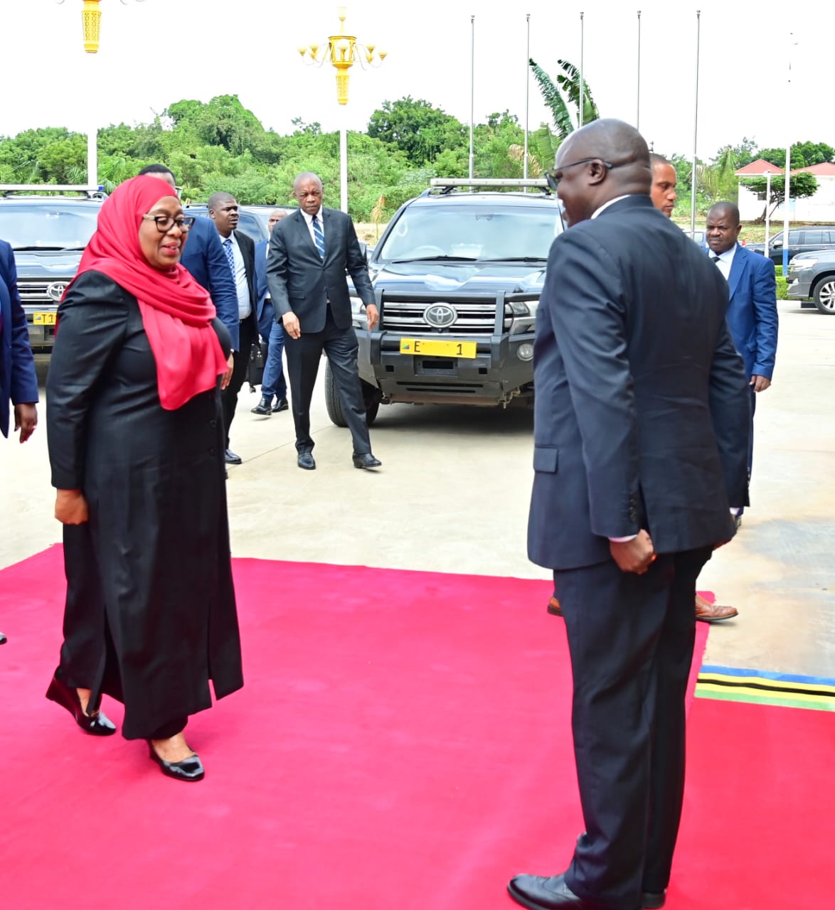 RAIS SAMIA ATOA MHADHARA KATIKA CHUO CHA TAIFA CHA ULINZI (NDC) JIJINI ...