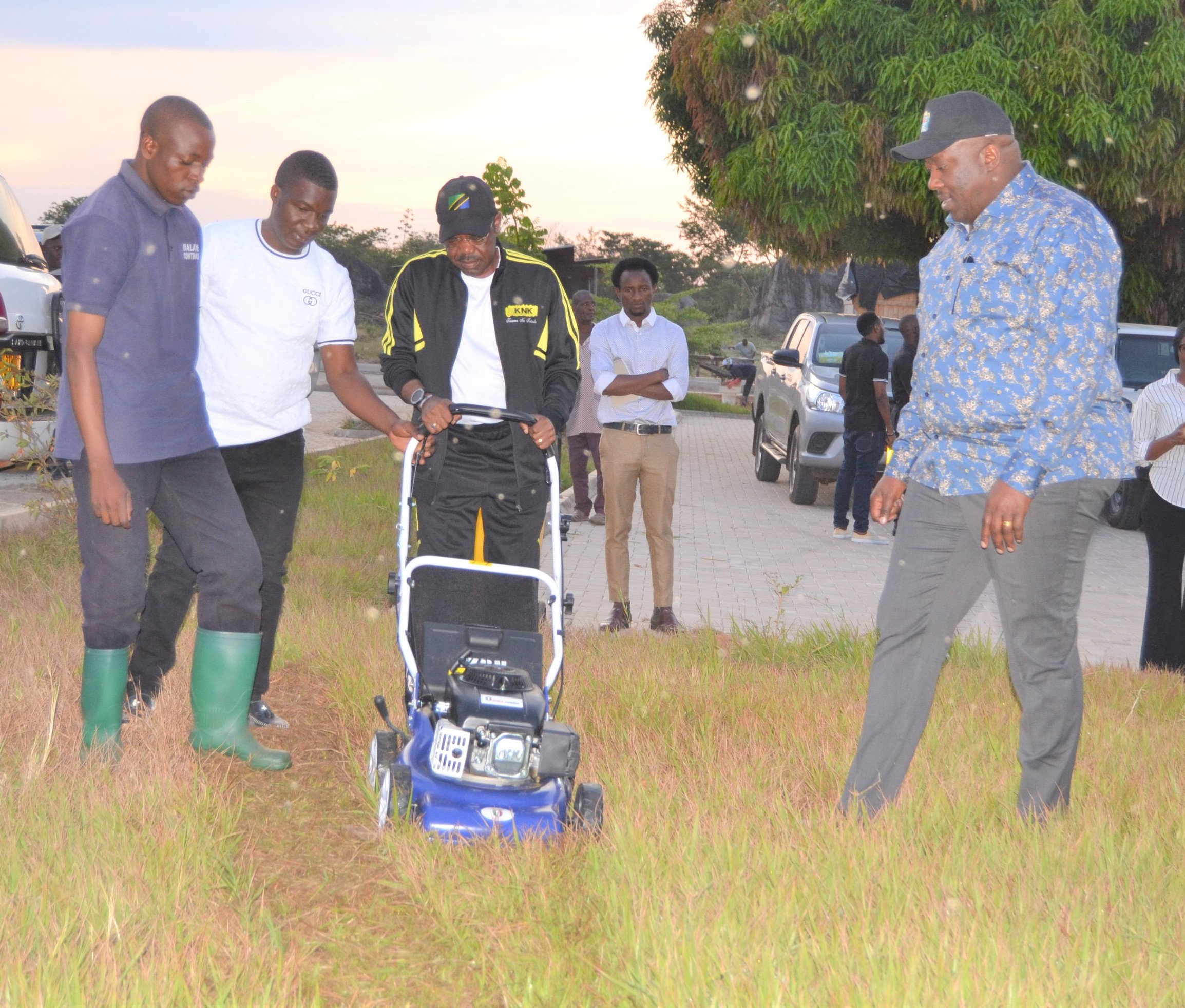 RC SHIGHELLA AHIMIZA JAMII UTAMADUNI WA UPANDAJI MITI – Full Shangwe Blog