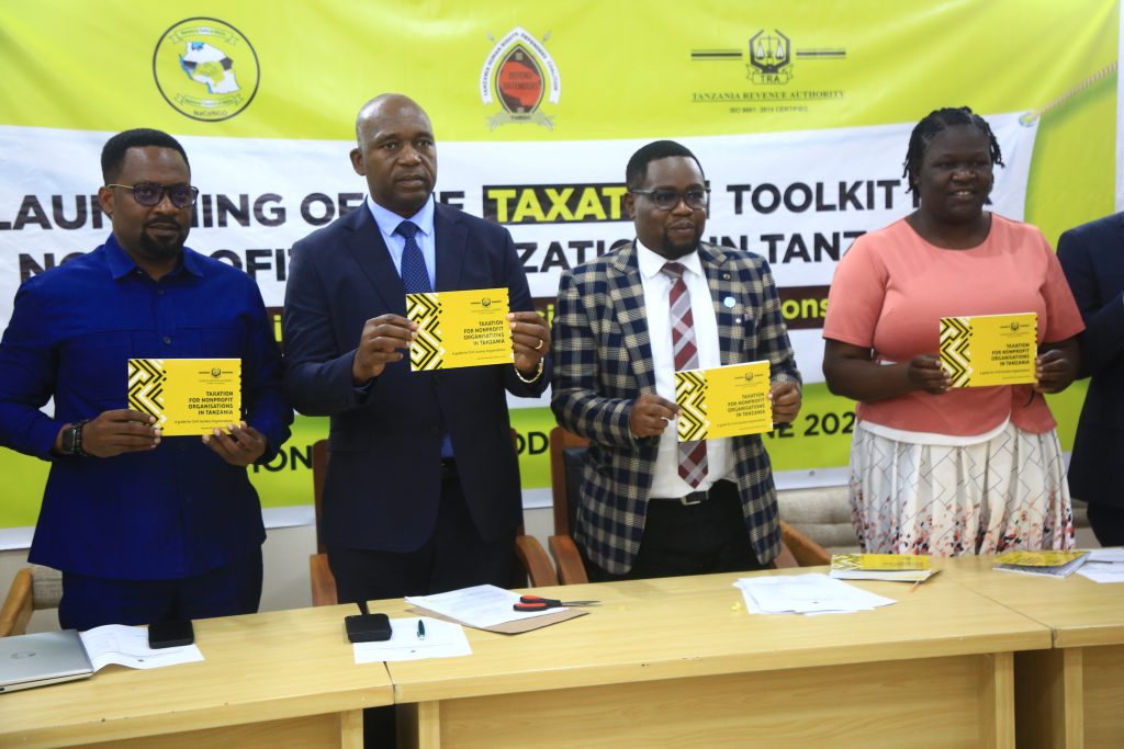 THRDC NA TRA WAZINDUA KITABU CHA MWONGOZO KUHUSU KODI KWA MASHIRIKA ...