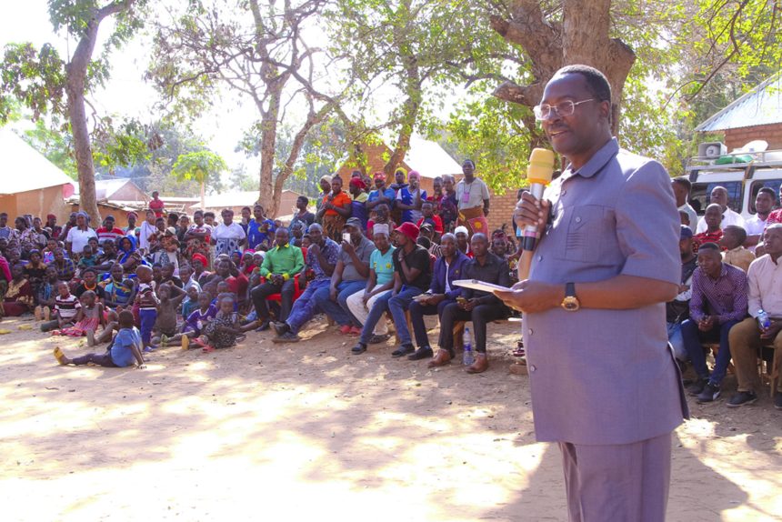 WAZIRI SIMBACHAWENE AKERWA NA WANAOLIMA MILIMA YA KIBAKWE, AHOFIA ...