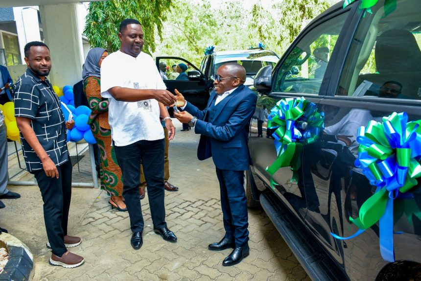 RC PWANI AKABIDHI RASMI MAGARI MAPYA KWA DC KISARAWE NA BAGAMOYO – Full ...
