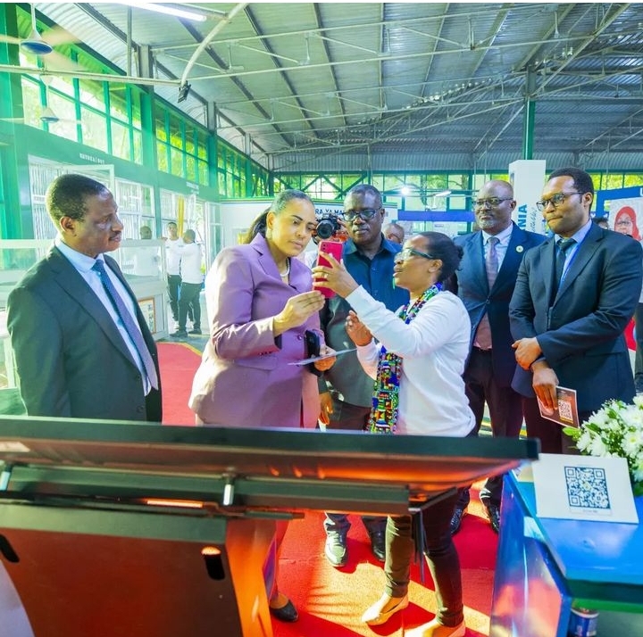 WAZIRI MHE.KAIRUKI APONGEZA MAKUMBUSHO KUTOA TAARIFA ZA UTAMADUNI ... WAZIRI MHE.KAIRUKI APONGEZA MAKUMBUSHO KUTOA TAARIFA ZA UTAMADUNI ...
