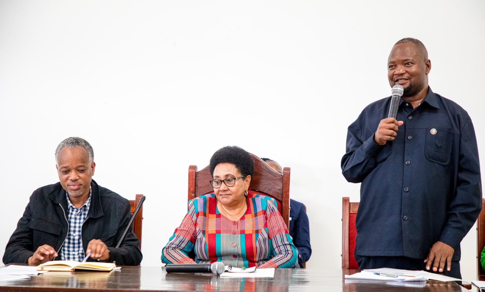 WAZIRI WA ULINZI NA JKT AFANYA ZIARA WILAYANI MONDULI KUONGEA NA ...