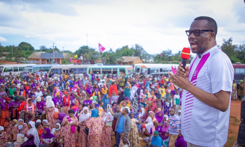 ZITTO KABWE AHUTUBIA MKUTANO WA HADHARA KATA YA BANGWE KIGOMA MJINI ...