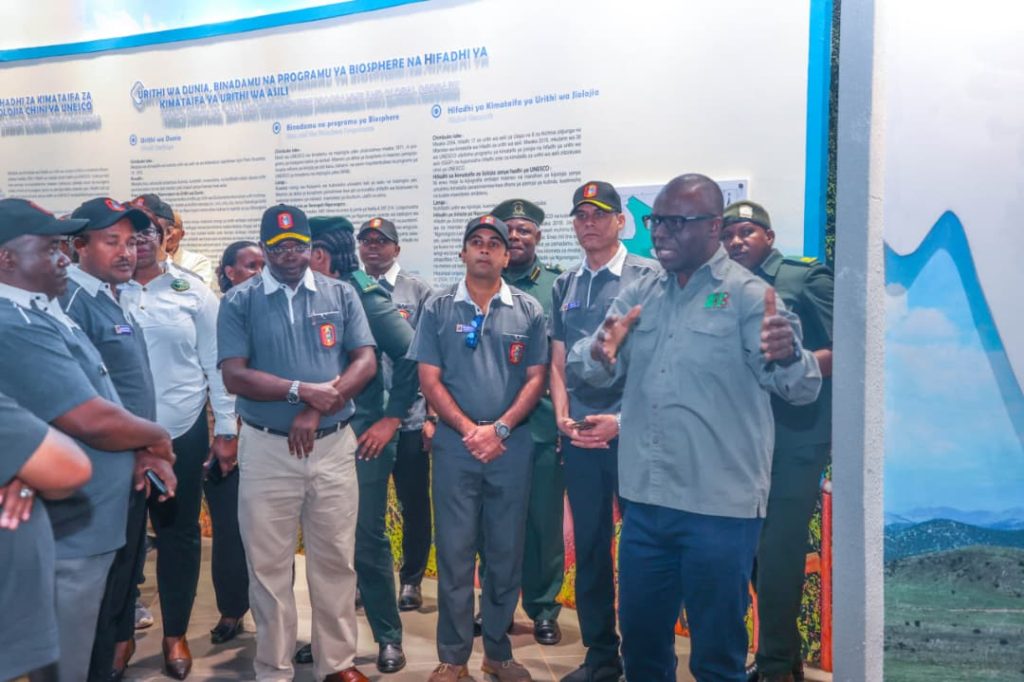 UJUMBE KUTOKA CHUO CHA TAIFA CHA ULINZI UKIONGOZWA NA BALOZI MEJA ...