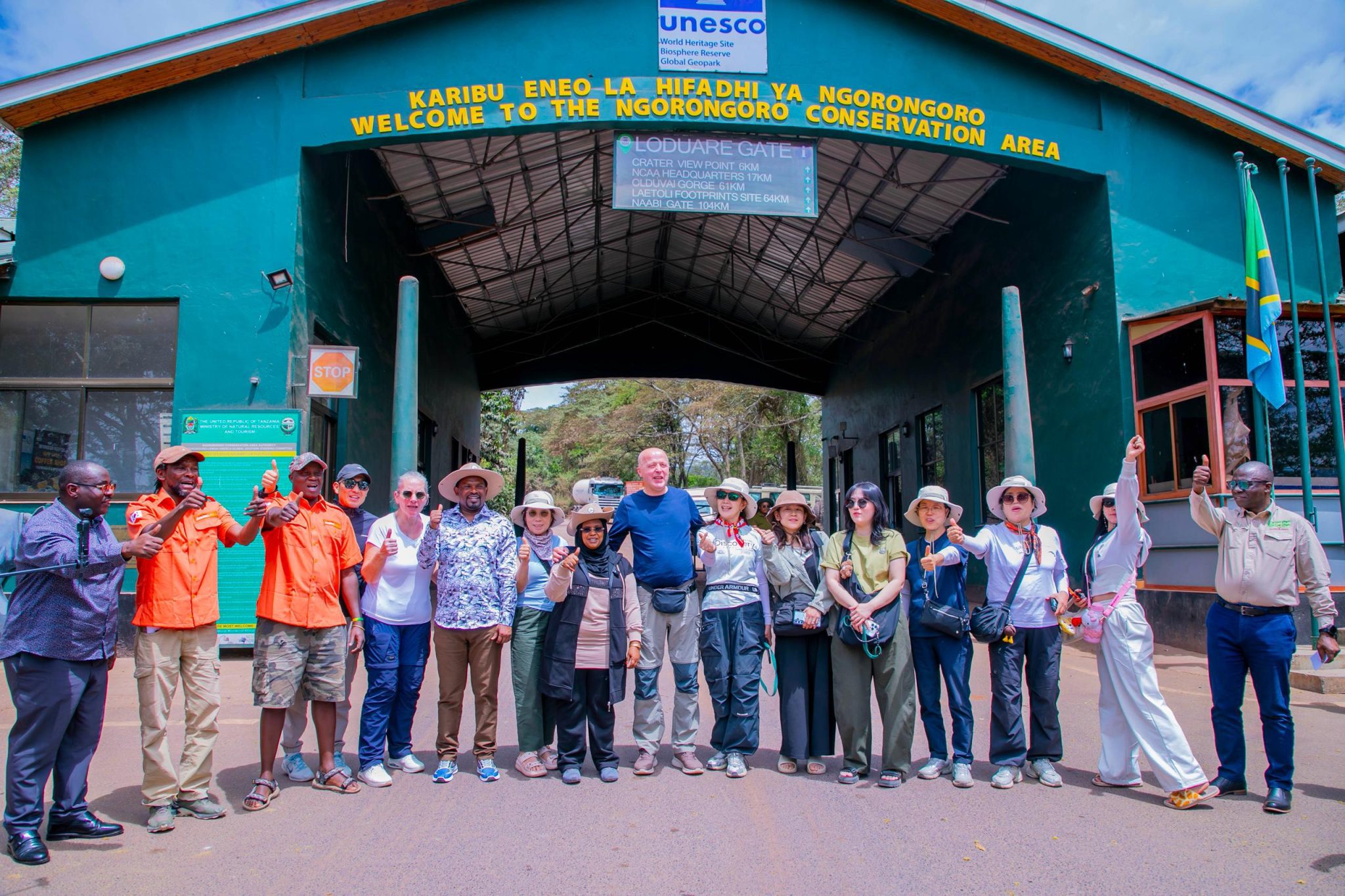 MINISTER KIJAJI MEETS INTERNATIONAL TOURISTS AT NGORONGORO GATE – Full ...