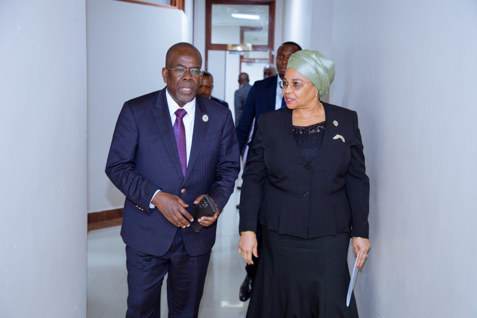 WAZIRI MPYA WA FEDHA, MHE. BALOZI KHAMIS MUSSA OMAR AWASILI OFISI ZA ...
