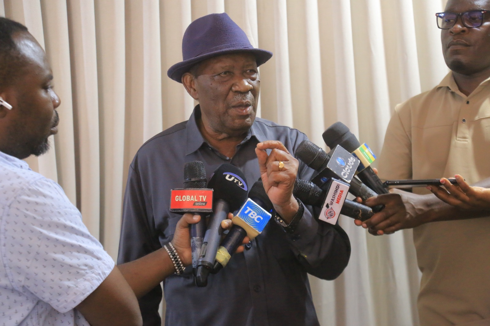 WATANZANIA WASHAURIWA KUENDELEZA NJIA YA MAZUNGUMZO WANAPOKUTANA NA ...