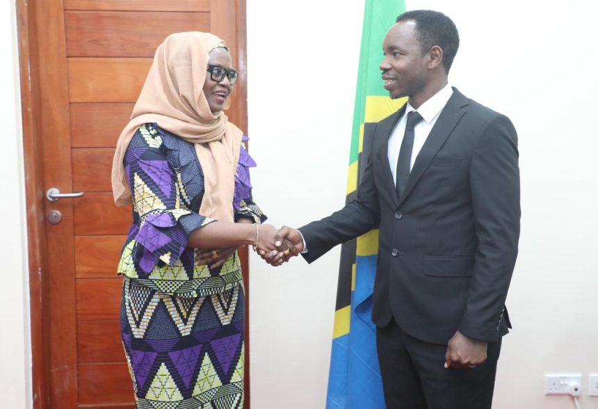 KATAMBI AKUTANA NA BALOZI WA BURUNDI NCHINI TANZANIA – Full Shangwe Blog