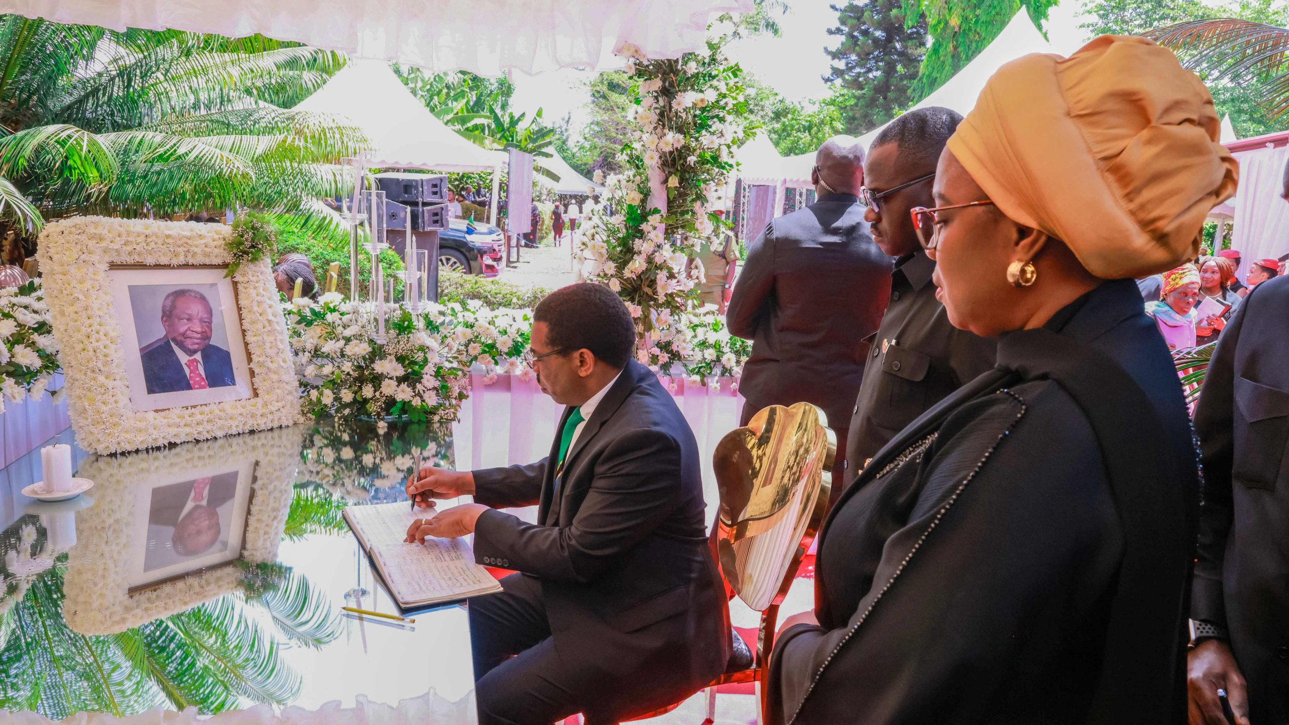 DKT. MWIGULU MSIBANI KWA MZEE MTEI – Full Shangwe Blog