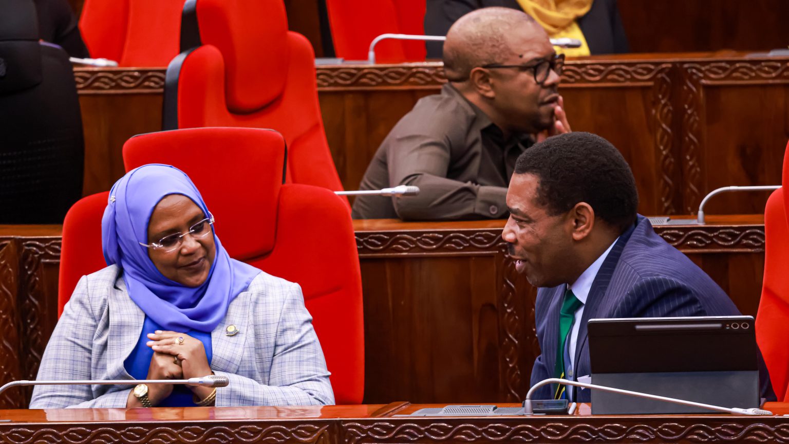 PICHA :MATUKIO YA MHE. WAZIRI MKUU BUNGENI – Full Shangwe Blog