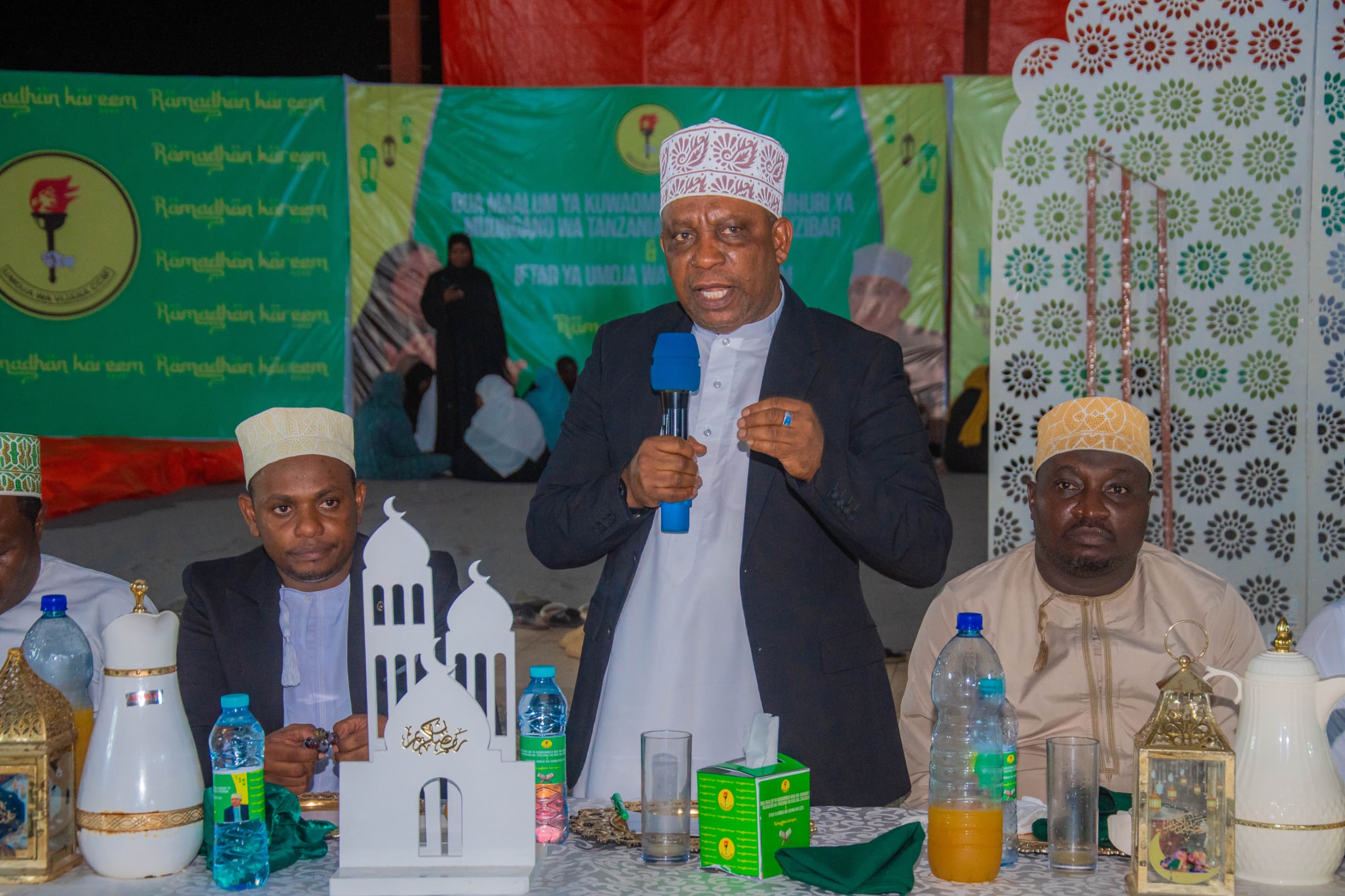 DKT.DIMWA : AWATAKA UVCCM KWENDA NA WAKATI WA SAYANSI NA TEKNOLOJIA ...